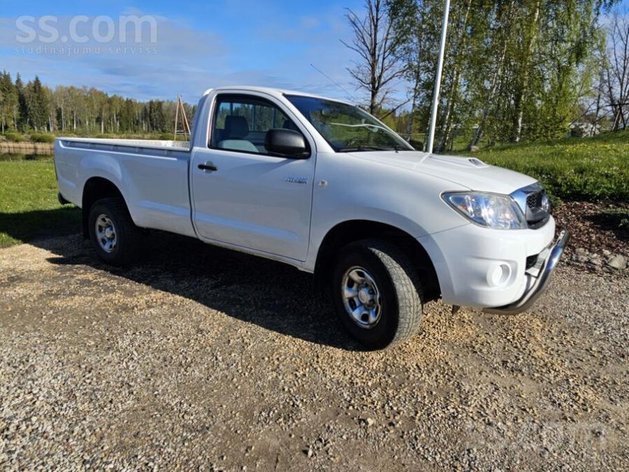 Balts Toyota Hilux 2010 Cēsis, ar dzinēja tilpumu 2.50 L un nobraukumu 152 tūkst. km par 12500 €, foto 26 vietnē AUTOMOTO.COM.LV