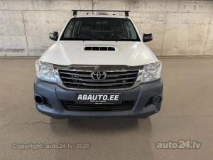 Balts Toyota Hilux 2012 Tallina, ar dzinēja tilpumu 2.50 L un nobraukumu 273 tūkst. km par 10990 €, foto  vietnē AUTOMOTO.COM.LV