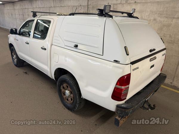 White Toyota Hilux 2012 in Tallinn, with an engine capacity of 2.50 L and mileage of 273 thousand km for 10990 €, photo 3 on AUTOMOTO.COM.LV