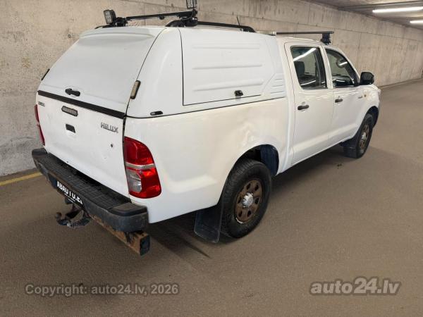 White Toyota Hilux 2012 in Tallinn, with an engine capacity of 2.50 L and mileage of 273 thousand km for 10990 €, photo 6 on AUTOMOTO.COM.LV