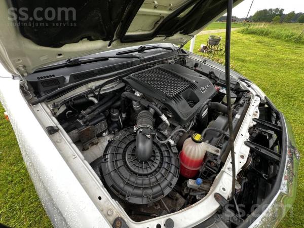 Balts Toyota Hilux 2012 Tallina, ar dzinēja tilpumu 2.50 L un nobraukumu 0 tūkst. km par 14400 €, foto 6 vietnē AUTOMOTO.COM.LV
