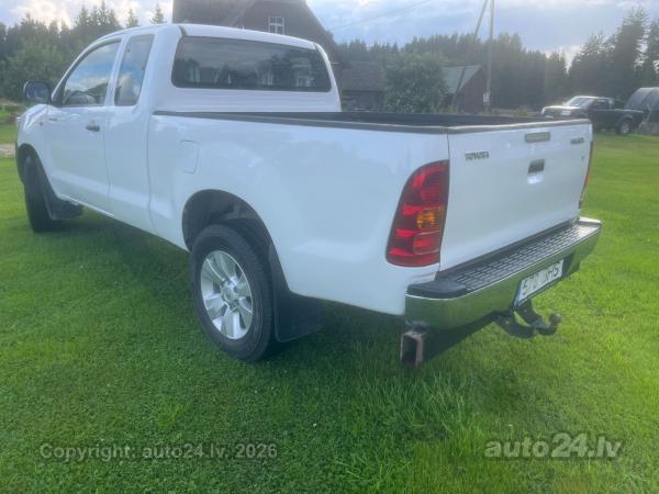 Balts Toyota Hilux 2012 Paide, ar dzinēja tilpumu 2.50 L un nobraukumu 275 tūkst. km par 15200 €, foto 6 vietnē AUTOMOTO.COM.LV