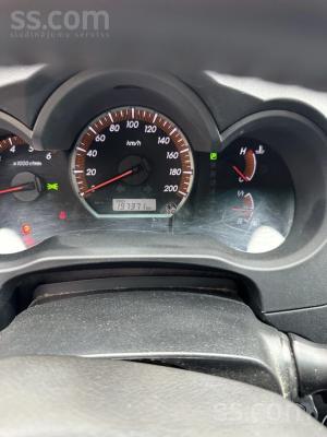 Balts Toyota Hilux 2014 Aizkraukle, ar dzinēja tilpumu 3.00 L un nobraukumu 197 tūkst. km par 14800 €, foto 8 vietnē AUTOMOTO.COM.LV