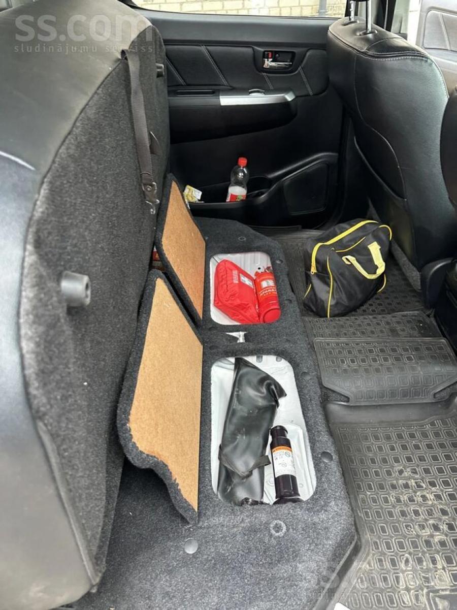 Balts Toyota Hilux 2014 Aizkraukle, ar dzinēja tilpumu 3.00 L un nobraukumu 197 tūkst. km par 14800 €, foto 15 vietnē AUTOMOTO.COM.LV