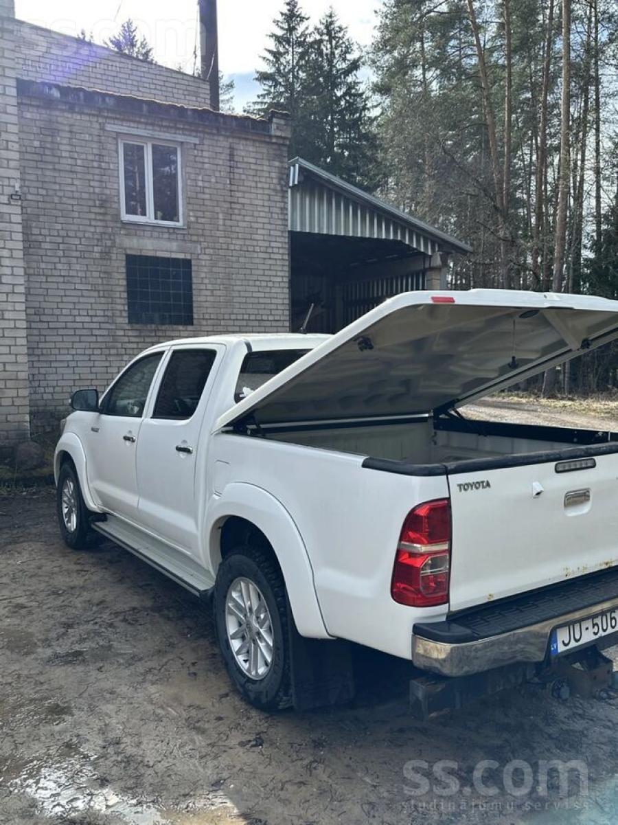 Balts Toyota Hilux 2014 Aizkraukle, ar dzinēja tilpumu 3.00 L un nobraukumu 197 tūkst. km par 14800 €, foto 21 vietnē AUTOMOTO.COM.LV
