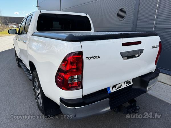 White Toyota Hilux 2017 in Tallinn, with an engine capacity of 2.40 L and mileage of 282 thousand km for 32262 €, photo 3 on AUTOMOTO.COM.LV