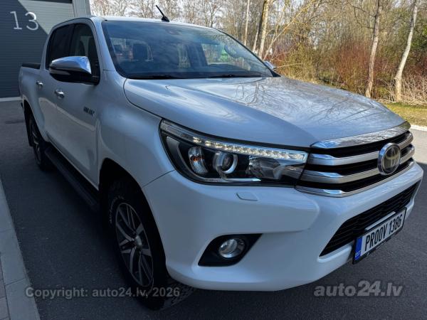 White Toyota Hilux 2017 in Tallinn, with an engine capacity of 2.40 L and mileage of 282 thousand km for 32262 €, photo 4 on AUTOMOTO.COM.LV