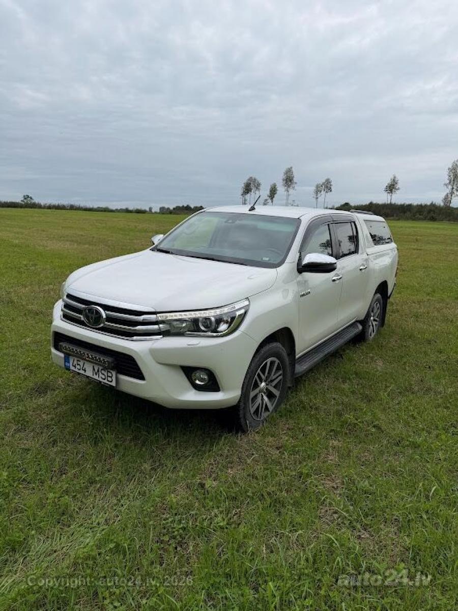 White Toyota Hilux 2018 in Viljandi, with an engine capacity of 2.40 L and mileage of 104 thousand km for 31500 €, photo 1 on AUTOMOTO.COM.LV