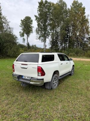 White Toyota Hilux 2018 in Viljandi, with an engine capacity of 2.40 L and mileage of 104 thousand km for 31500 €, photo 4 on AUTOMOTO.COM.LV