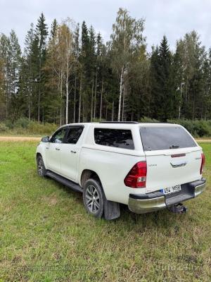 White Toyota Hilux 2018 in Viljandi, with an engine capacity of 2.40 L and mileage of 104 thousand km for 31500 €, photo 5 on AUTOMOTO.COM.LV