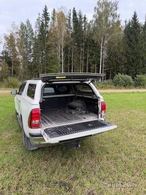 White Toyota Hilux 2018 in Viljandi, with an engine capacity of 2.40 L and mileage of 104 thousand km for 31500 €, photo 6 on AUTOMOTO.COM.LV