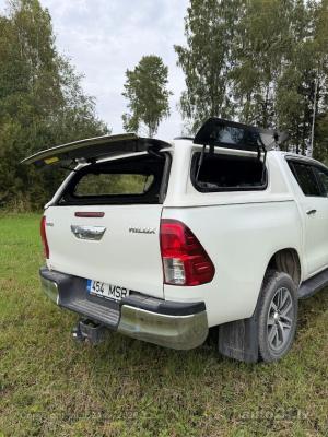 White Toyota Hilux 2018 in Viljandi, with an engine capacity of 2.40 L and mileage of 104 thousand km for 31500 €, photo 7 on AUTOMOTO.COM.LV