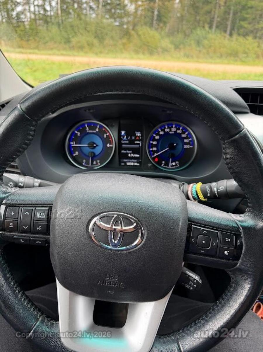 White Toyota Hilux 2018 in Viljandi, with an engine capacity of 2.40 L and mileage of 104 thousand km for 31500 €, photo 14 on AUTOMOTO.COM.LV