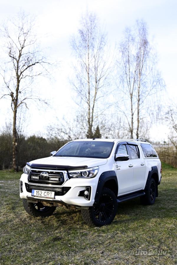 Balts Toyota Hilux 2019 Tallina, ar dzinēja tilpumu 2.40 L un nobraukumu 210 tūkst. km par 39900 €, foto 2 vietnē AUTOMOTO.COM.LV