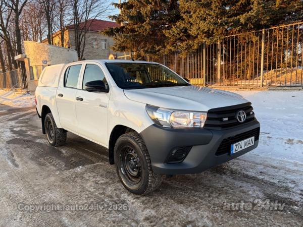 White Toyota Hilux 2020 in Tallinn, with an engine capacity of 2.40 L and mileage of 63 thousand km for 29999 €, photo 3 on AUTOMOTO.COM.LV
