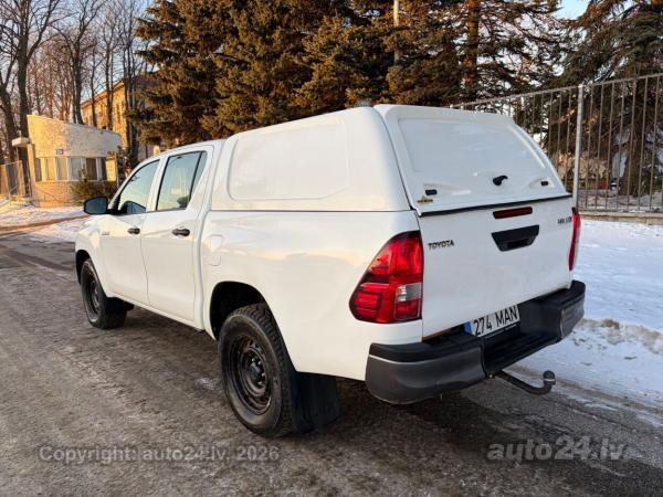 White Toyota Hilux 2020 in Tallinn, with an engine capacity of 2.40 L and mileage of 63 thousand km for 29999 €, photo 4 on AUTOMOTO.COM.LV