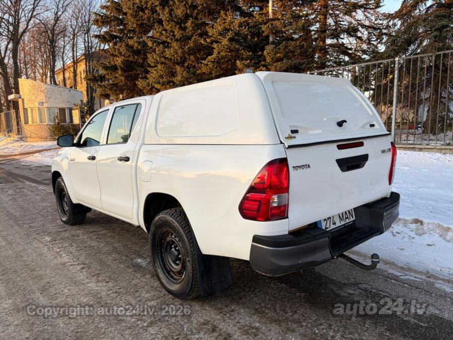 Balts Toyota Hilux 2020 Tallina, ar dzinēja tilpumu 2.40 L un nobraukumu 63 tūkst. km par 29999 €, foto 4 vietnē AUTOMOTO.COM.LV