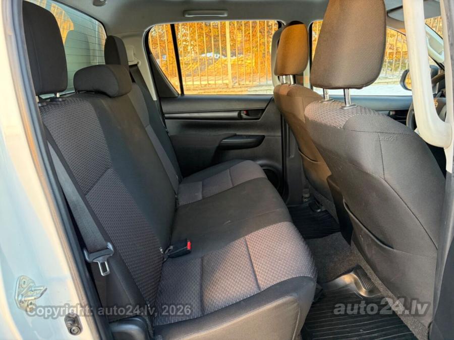Balts Toyota Hilux 2020 Tallina, ar dzinēja tilpumu 2.40 L un nobraukumu 63 tūkst. km par 29999 €, foto 13 vietnē AUTOMOTO.COM.LV