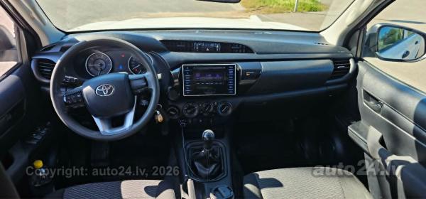 Toyota Hilux 2020 Tallina vietnÄ Balts Toyota Hilux 2020 Tallina, ar dzinÄja tilpumu 2.40 L un nobraukumu 145 tÅ«kst. km par 29500 ā¬, foto 9 vietnÄ AUTOMOTO.COM.LV