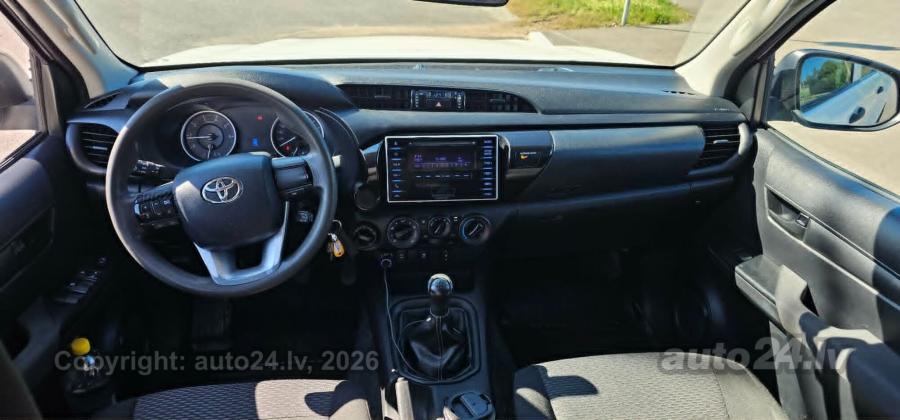 White Toyota Hilux 2020 in Tallinn, with an engine capacity of 2.40 L and mileage of 145 thousand km for 29500 €, photo 9 on AUTOMOTO.COM.LV