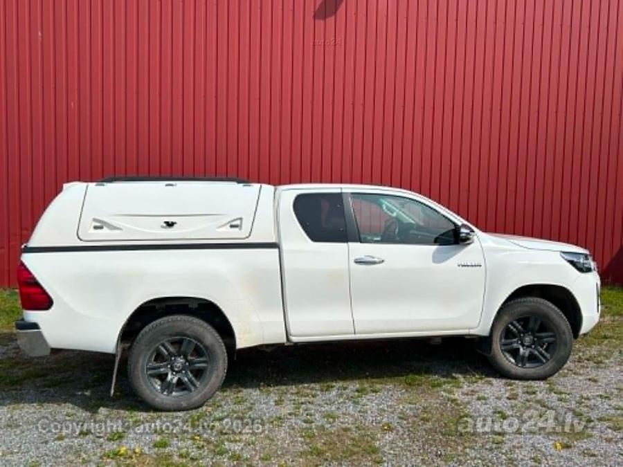 Balts Toyota Hilux 2021 Tallina, ar dzinēja tilpumu 2.40 L un nobraukumu 88 tūkst. km par 29900 €, foto 4 vietnē AUTOMOTO.COM.LV