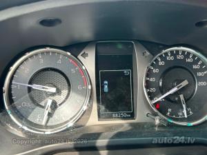 Balts Toyota Hilux 2021 Tallina, ar dzinēja tilpumu 2.40 L un nobraukumu 88 tūkst. km par 29900 €, foto 6 vietnē AUTOMOTO.COM.LV