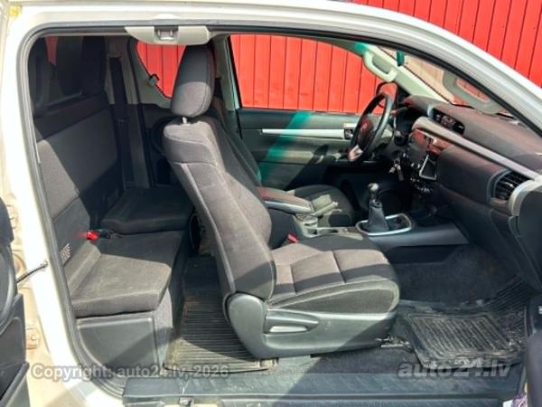 Balts Toyota Hilux 2021 Tallina, ar dzinēja tilpumu 2.40 L un nobraukumu 88 tūkst. km par 29900 €, foto 7 vietnē AUTOMOTO.COM.LV