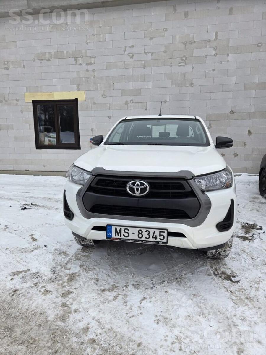 Balts Toyota Hilux 2021 Rīga, ar dzinēja tilpumu 2.40 L un nobraukumu 183 tūkst. km par 22000 €, foto 1 vietnē AUTOMOTO.COM.LV