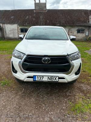 White Toyota Hilux 2024 in Tallinn, with an engine capacity of 2.40 L and mileage of 60 thousand km for 44800 €, photo 6 on AUTOMOTO.COM.LV