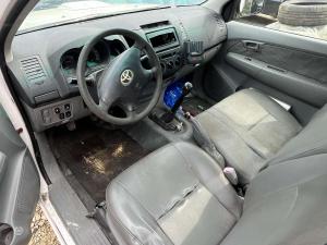 Balts Toyota Hilux 2012 Kauņa, ar dzinēja tilpumu 2.49 L un nobraukumu 323 tūkst. km par 5800 €, foto 6 vietnē AUTOMOTO.COM.LV