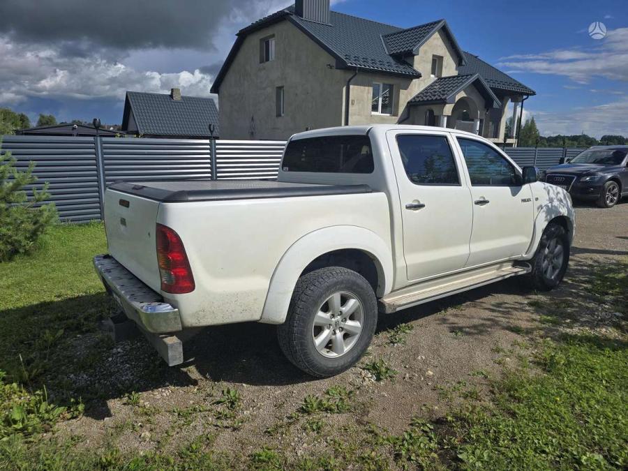 Balts Toyota Hilux 2011 Radviliškis, ar dzinēja tilpumu 2.98 L un nobraukumu 246 tūkst. km par 13500 €, foto 4 vietnē AUTOMOTO.COM.LV