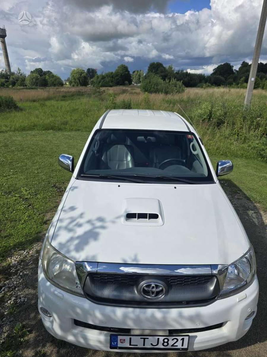 Balts Toyota Hilux 2011 Radviliškis, ar dzinēja tilpumu 2.98 L un nobraukumu 246 tūkst. km par 13500 €, foto 7 vietnē AUTOMOTO.COM.LV