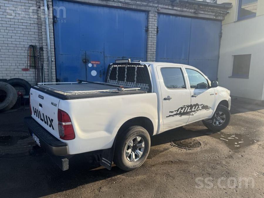 Balts Toyota Hilux 2013 Rīga, ar dzinēja tilpumu 2.50 L un nobraukumu 142 tūkst. km par 12500 €, foto 5 vietnē AUTOMOTO.COM.LV