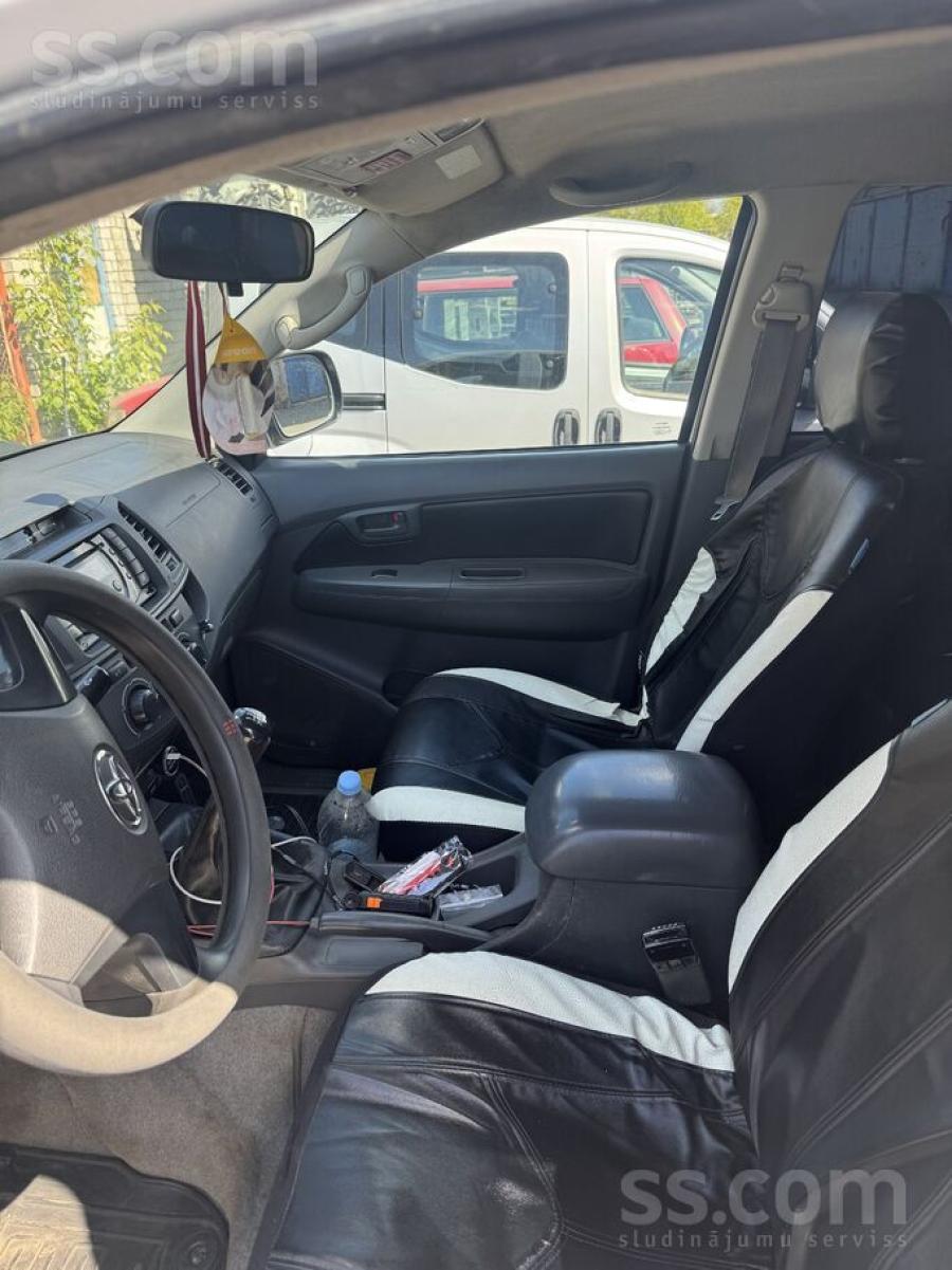 Balts Toyota Hilux 2013 Rīga, ar dzinēja tilpumu 2.50 L un nobraukumu 142 tūkst. km par 12500 €, foto 7 vietnē AUTOMOTO.COM.LV
