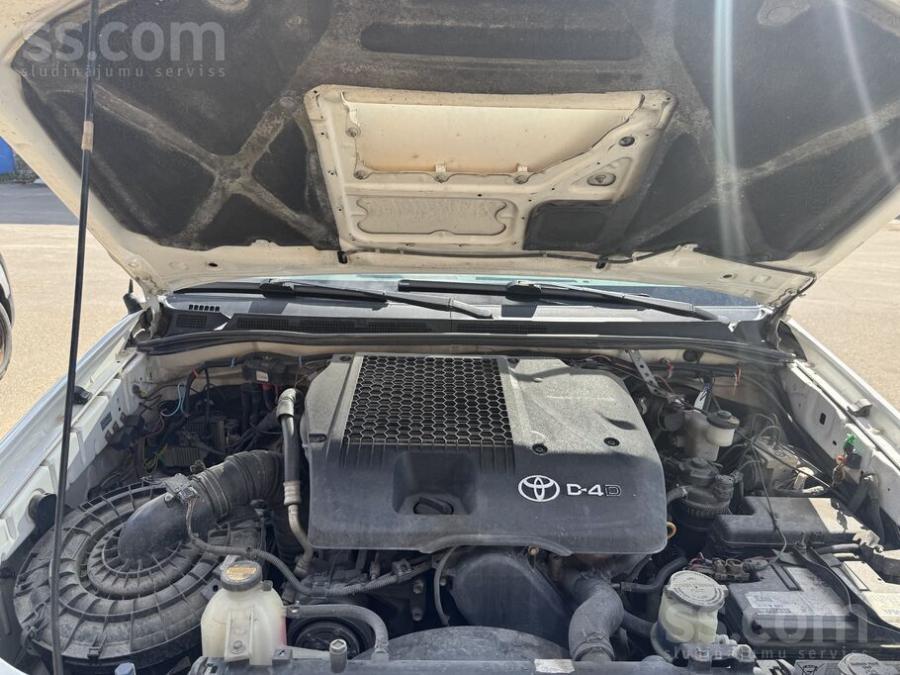 Balts Toyota Hilux 2013 Rīga, ar dzinēja tilpumu 2.50 L un nobraukumu 142 tūkst. km par 12500 €, foto 10 vietnē AUTOMOTO.COM.LV