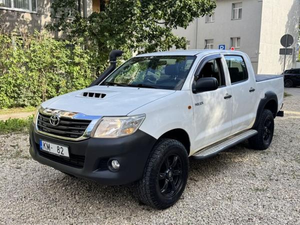 Toyota Hilux 2014 Rīga vietnē Balts Toyota Hilux 2014 Rīga, ar dzinēja tilpumu 2.50 L un nobraukumu 178 tūkst. km par 6900 €, foto 3 vietnē AUTOMOTO.COM.LV