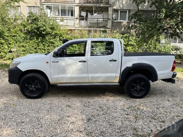 Balts Toyota Hilux 2014 Rīga, ar dzinēja tilpumu 2.50 L un nobraukumu 170 tūkst. km par 13100 €, foto 4 vietnē AUTOMOTO.COM.LV