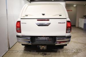 White Toyota Hilux 2018 in Tallinn, with an engine capacity of 2.40 L and mileage of 215 thousand km for 24990 €, photo 5 on AUTOMOTO.COM.LV