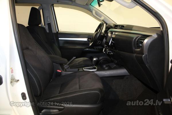Balts Toyota Hilux 2018 Tallina, ar dzinēja tilpumu 2.40 L un nobraukumu 215 tūkst. km par 24990 €, foto 6 vietnē AUTOMOTO.COM.LV