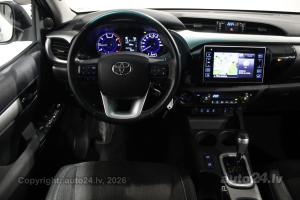 White Toyota Hilux 2018 in Tallinn, with an engine capacity of 2.40 L and mileage of 215 thousand km for 24990 €, photo 10 on AUTOMOTO.COM.LV