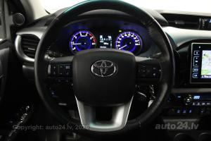 White Toyota Hilux 2018 in Tallinn, with an engine capacity of 2.40 L and mileage of 215 thousand km for 24990 €, photo 13 on AUTOMOTO.COM.LV