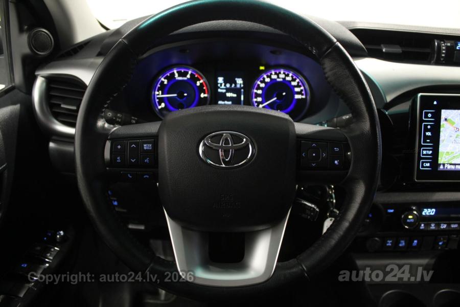 White Toyota Hilux 2018 in Tallinn, with an engine capacity of 2.40 L and mileage of 215 thousand km for 24990 €, photo 13 on AUTOMOTO.COM.LV