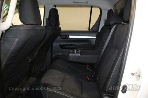 White Toyota Hilux 2018 in Tallinn, with an engine capacity of 2.40 L and mileage of 215 thousand km for 24990 €, photo 18 on AUTOMOTO.COM.LV