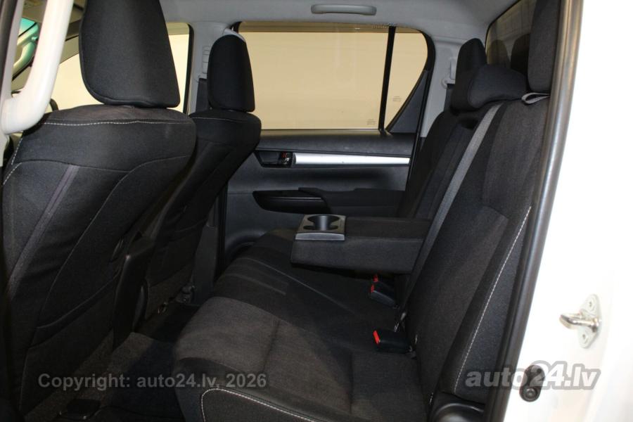 White Toyota Hilux 2018 in Tallinn, with an engine capacity of 2.40 L and mileage of 215 thousand km for 24990 €, photo 18 on AUTOMOTO.COM.LV