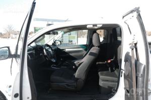 Balts Toyota Hilux 2018 Alūksne, ar dzinēja tilpumu 2.40 L un nobraukumu 386 tūkst. km par 22000 €, foto 11 vietnē AUTOMOTO.COM.LV