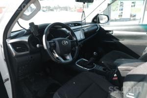 Balts Toyota Hilux 2018 Alūksne, ar dzinēja tilpumu 2.40 L un nobraukumu 386 tūkst. km par 22000 €, foto 12 vietnē AUTOMOTO.COM.LV