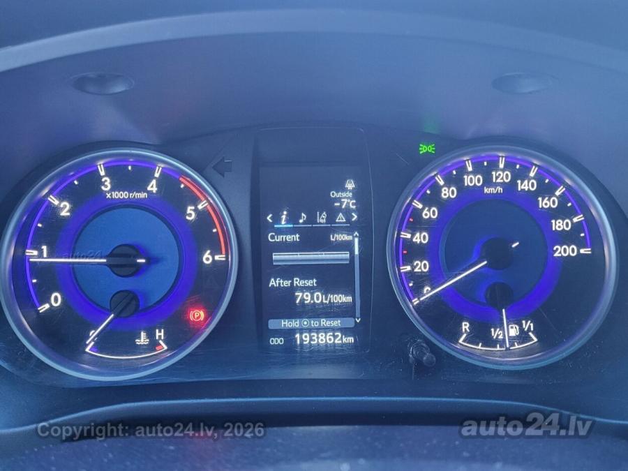 Balts Toyota Hilux 2019 Tallina, ar dzinēja tilpumu 2.39 L un nobraukumu 194 tūkst. km par 28495 €, foto 13 vietnē AUTOMOTO.COM.LV