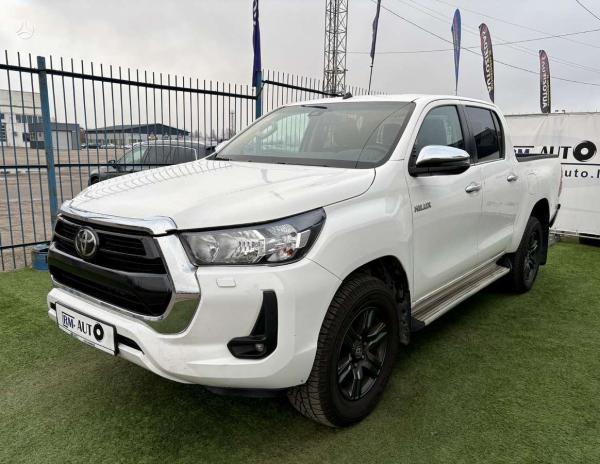 Balts Toyota Hilux 2021 Panevēža, ar dzinēja tilpumu 2.76 L un nobraukumu 211 tūkst. km par 23500 €, foto 1 vietnē AUTOMOTO.COM.LV