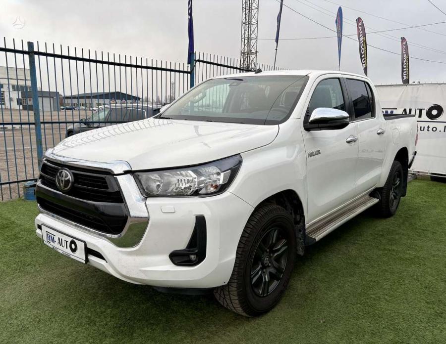 Balts Toyota Hilux 2021 Panevēža, ar dzinēja tilpumu 2.76 L un nobraukumu 211 tūkst. km par 23500 €, foto 1 vietnē AUTOMOTO.COM.LV