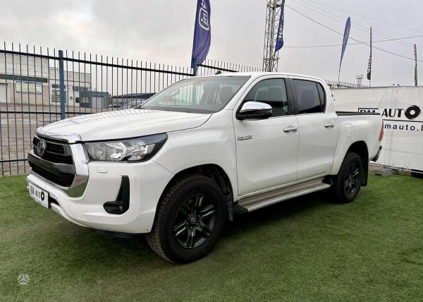Balts Toyota Hilux 2021 Panevēža, ar dzinēja tilpumu 2.76 L un nobraukumu 211 tūkst. km par 23500 €, foto 2 vietnē AUTOMOTO.COM.LV
